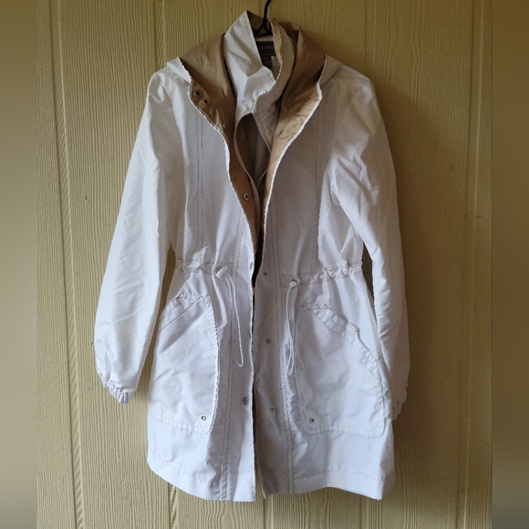 Laura Scott | Jackets & Coats | Laura Scott White Tan Layered Look Rain ...